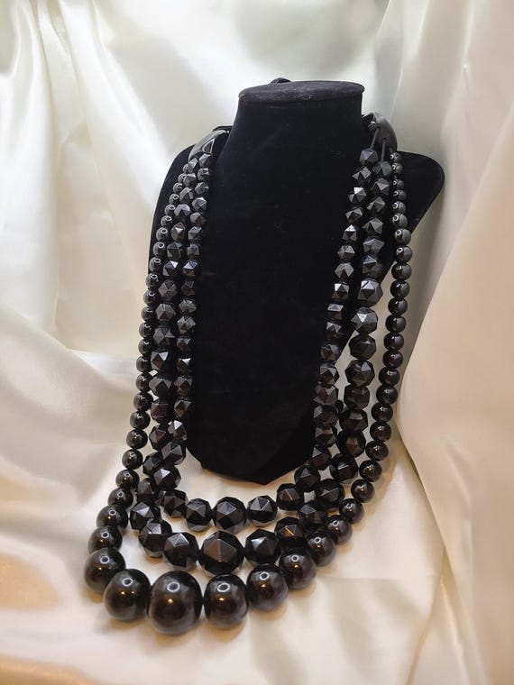Victorian Whitby Jet necklace - Gem