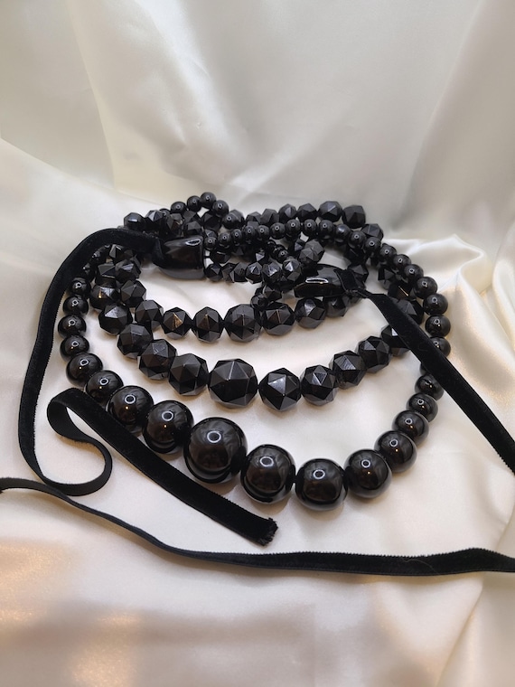 Victorian Whitby Jet necklace - Gem