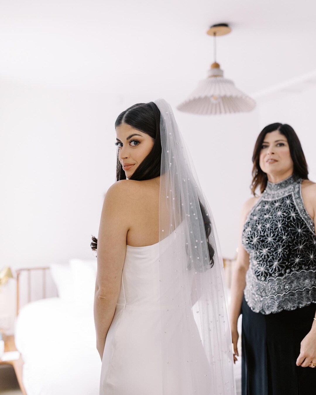 Ivory Wedding Veil, Pearls Trim Veil, Minimalist Slim Veil, White Pearl ...