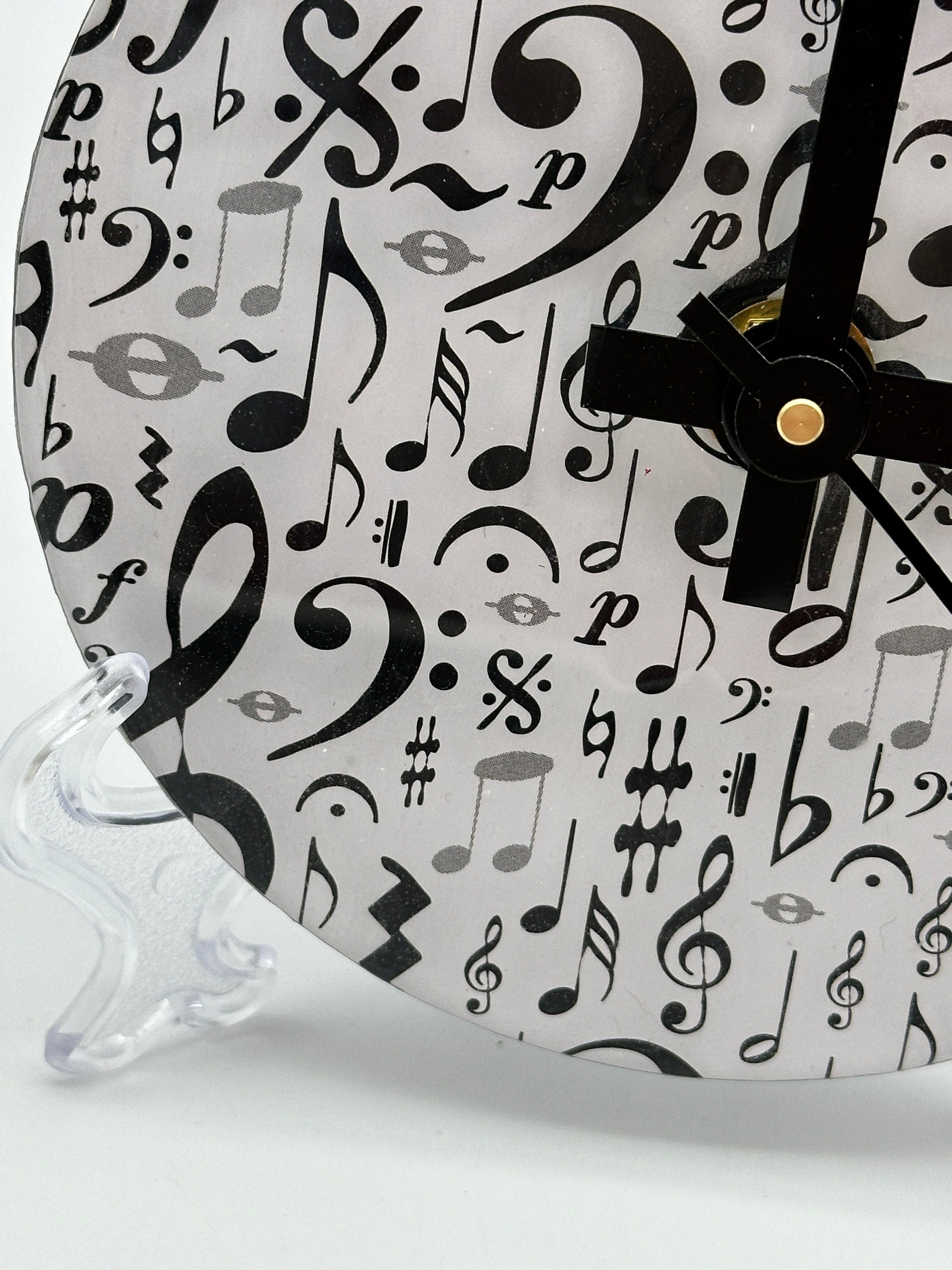 Upcycled Music Note Clock – Hand-painted CD Art, Desk Decor - Etsy