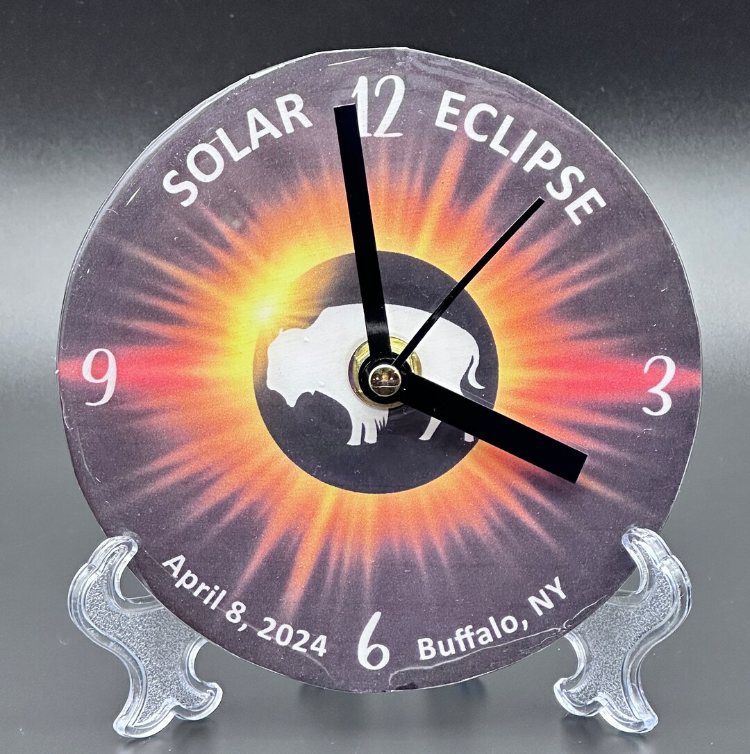 5" Eclipse Desk or Table Clock. Upcycled CD Clock, Repurposed CD Clock ...