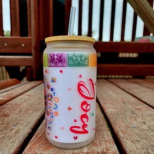 Cafecito Y Chisme 16oz Frosted Glass Cup Bamboo Lid Colorful Mexican ...