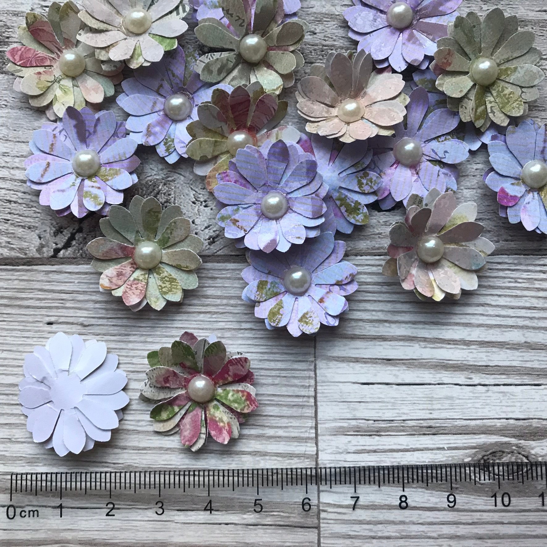 Mini Paper Flowers Pearl Centre Pastel Flower Flower | Etsy UK