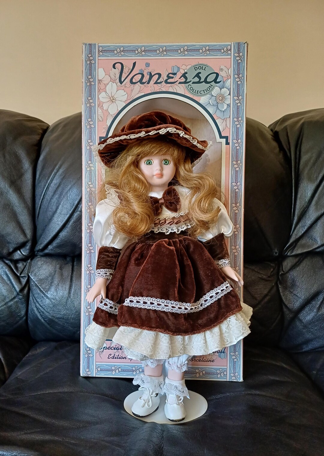 Vintage Vanessa Porcelain Doll: 15" Limited Edition, Serie-1996 ...