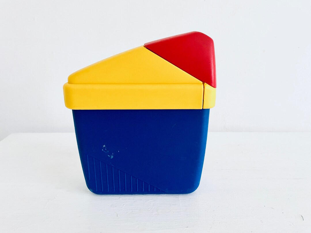 Memphis Drinking Box Scout 90s Vintage Red Yellow Blue School Drinking ...