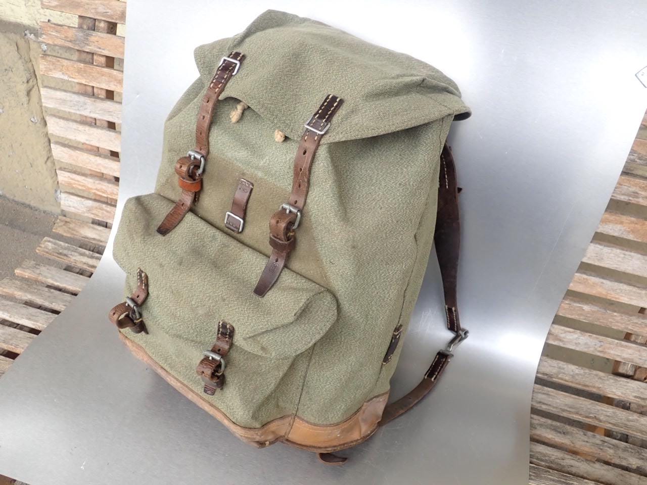 1963 Vintage Swiss Army Backpack Swiss Leather Salt and Pepper ...
