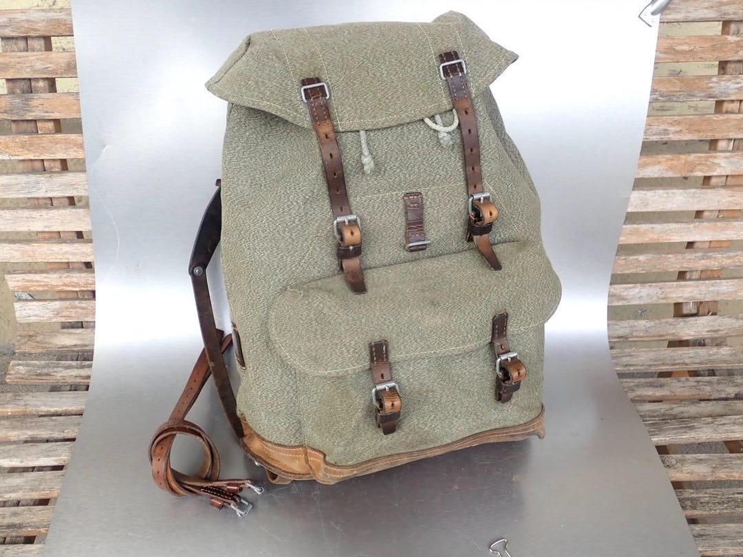 1965 Vintage Swiss Army Backpack Swiss Leather Salt and Pepper ...
