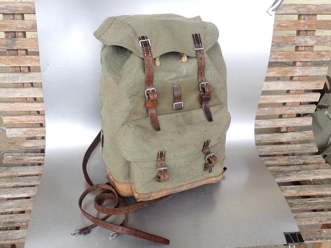 1963 Vintage Swiss Army Backpack Swiss Leather Salt and Pepper ...