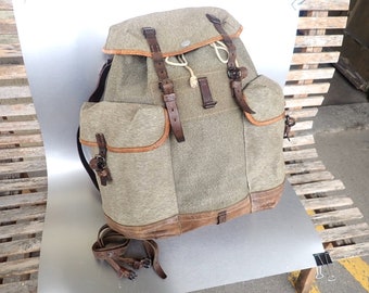 1961 Swiss Army Backpack Vintage Backpack Citybag Salt and Pepper Hunt ...