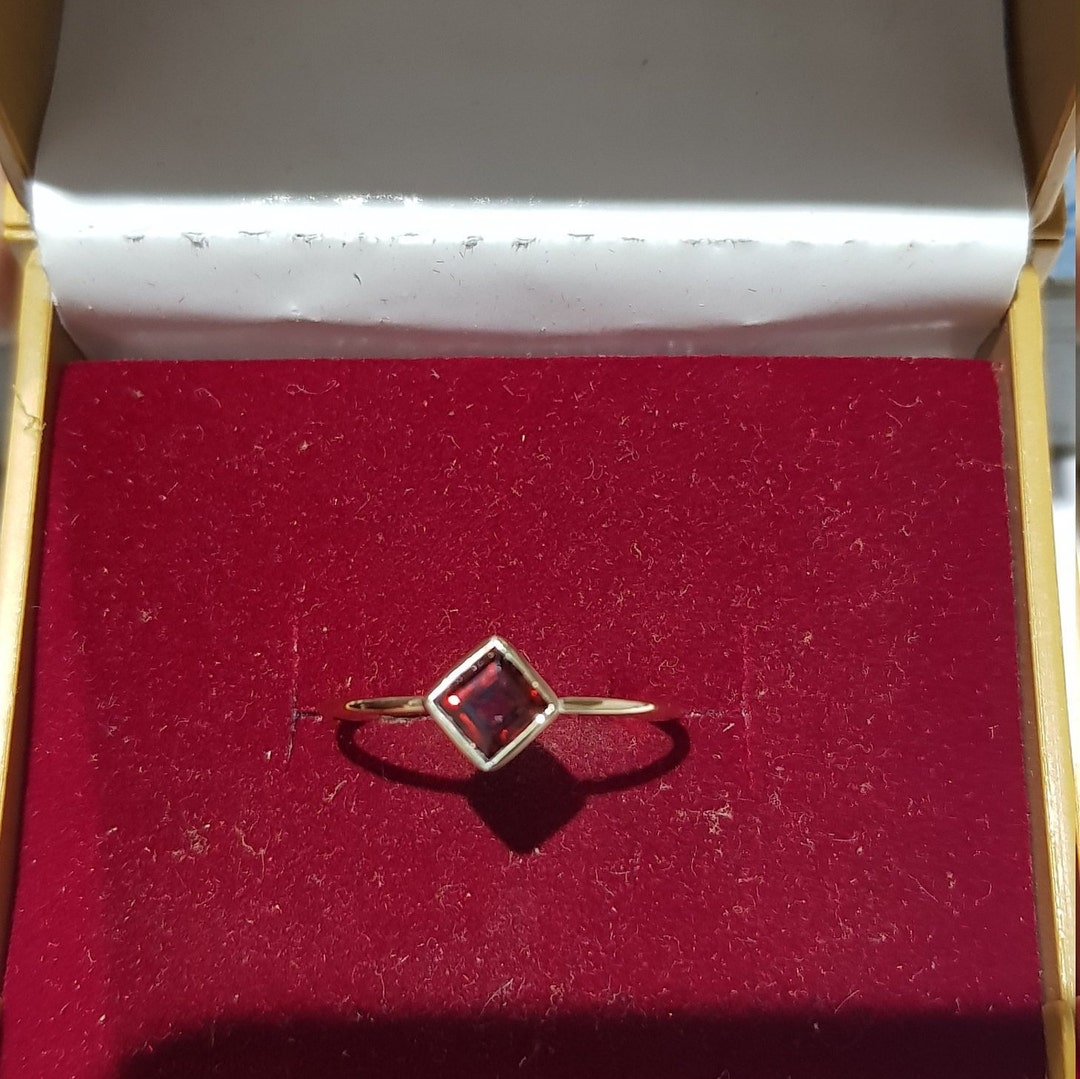 14k Gold Garnet Ring, Princess Cut January Birthstone - Etsy