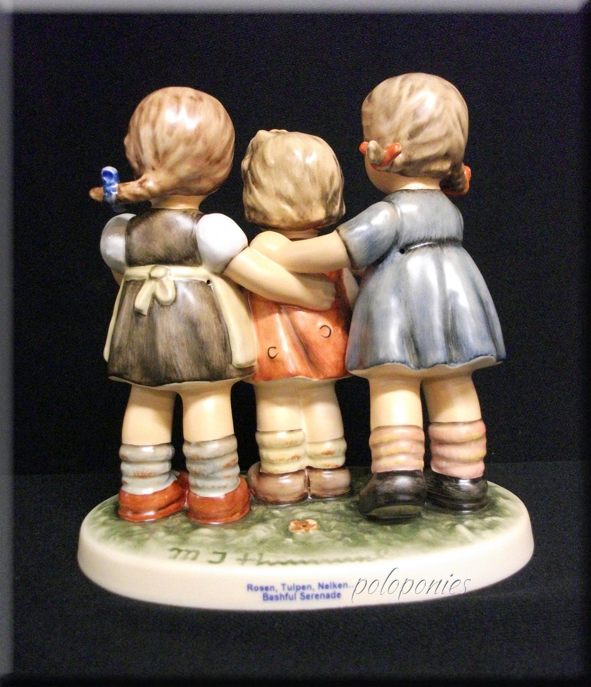HUMMEL Bashful Serenade 2133 First Issue Back Stamp NIB - Etsy