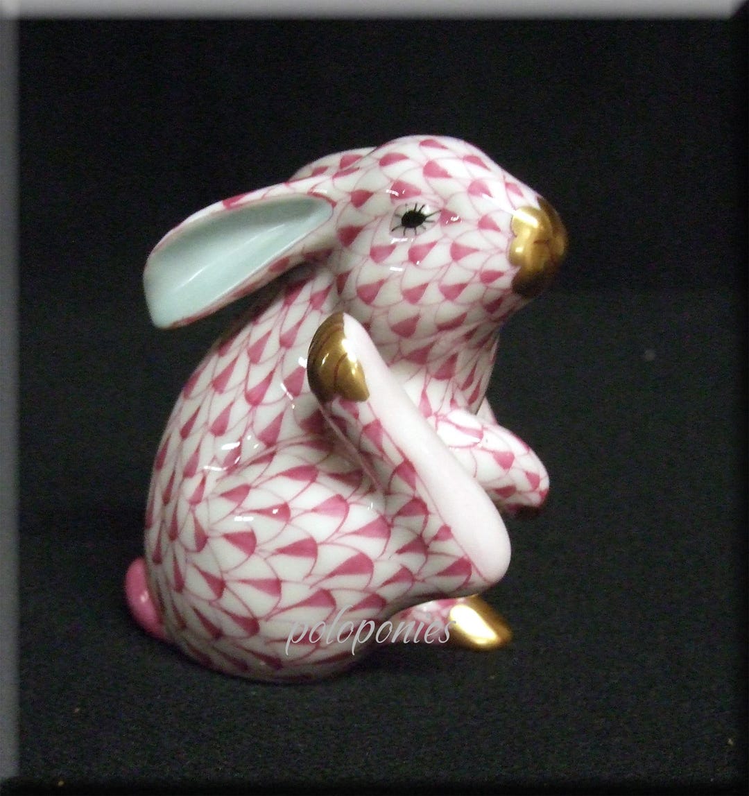 HEREND Scratching Bunny 15387 - Raspberry Fishnet - Bunny Collection - Etsy