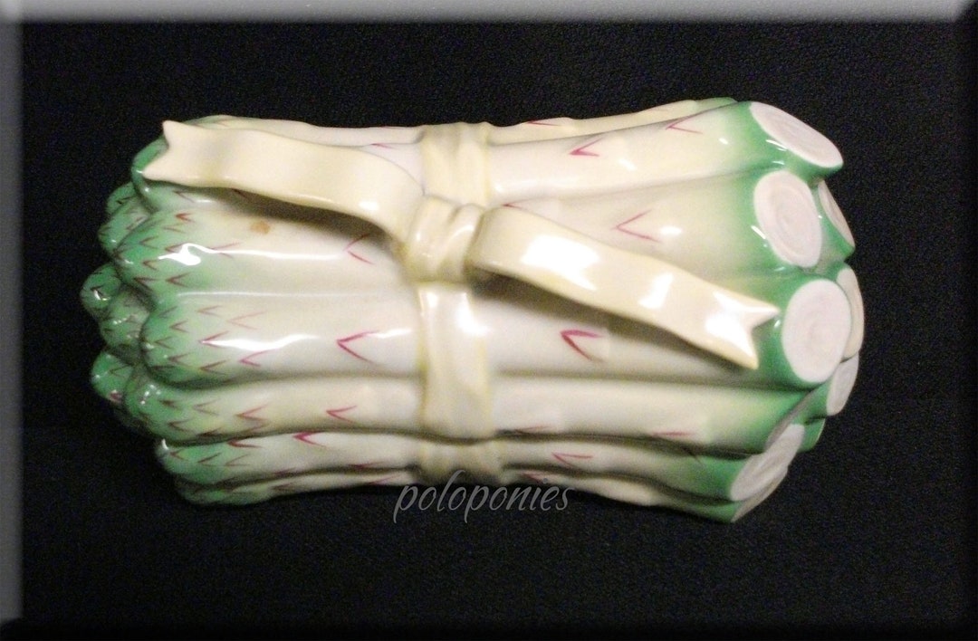 HEREND Asparagus Box With Yellow Ribbon 6070 - Covered Boxes and ...