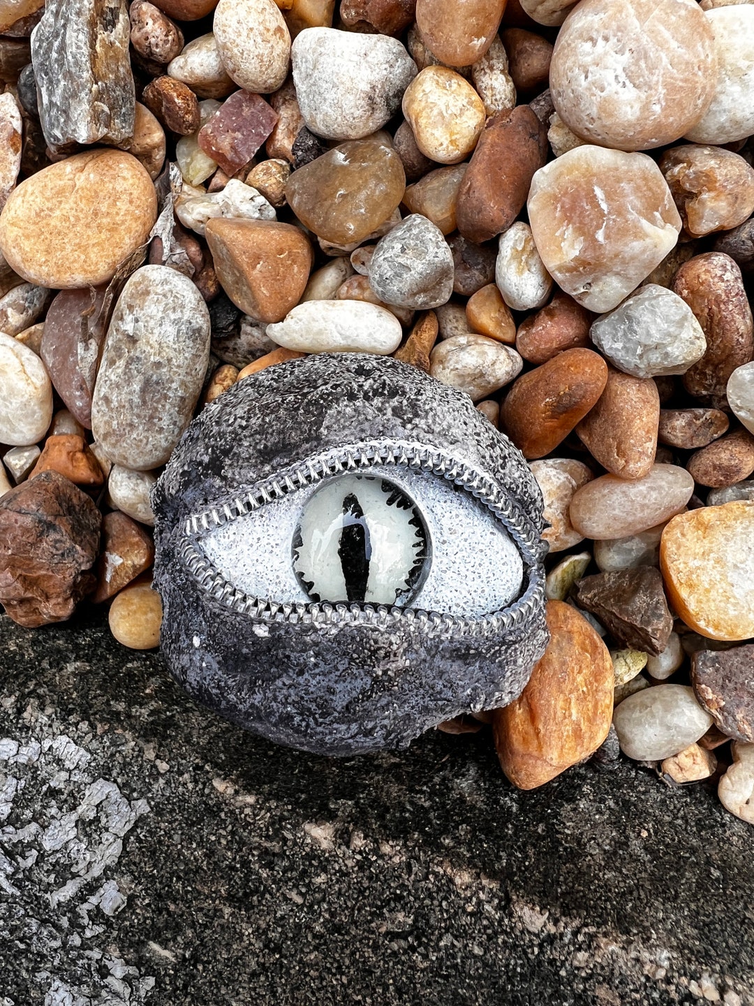 Mini Rock Zipper Eye Peepers Glow Whimsical Garden Decor - Etsy
