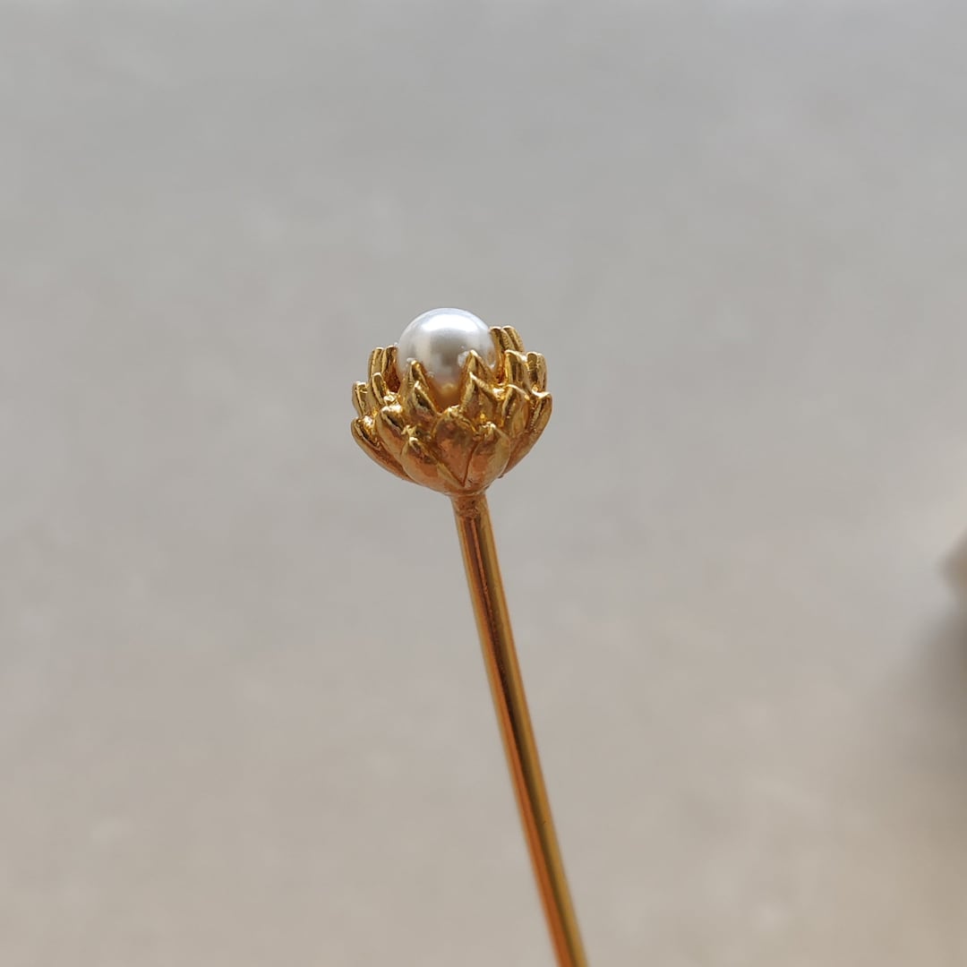 Gold Flower Bookmark: Brass Metal With Freshwater Pearl, Jewelry Gifts ...
