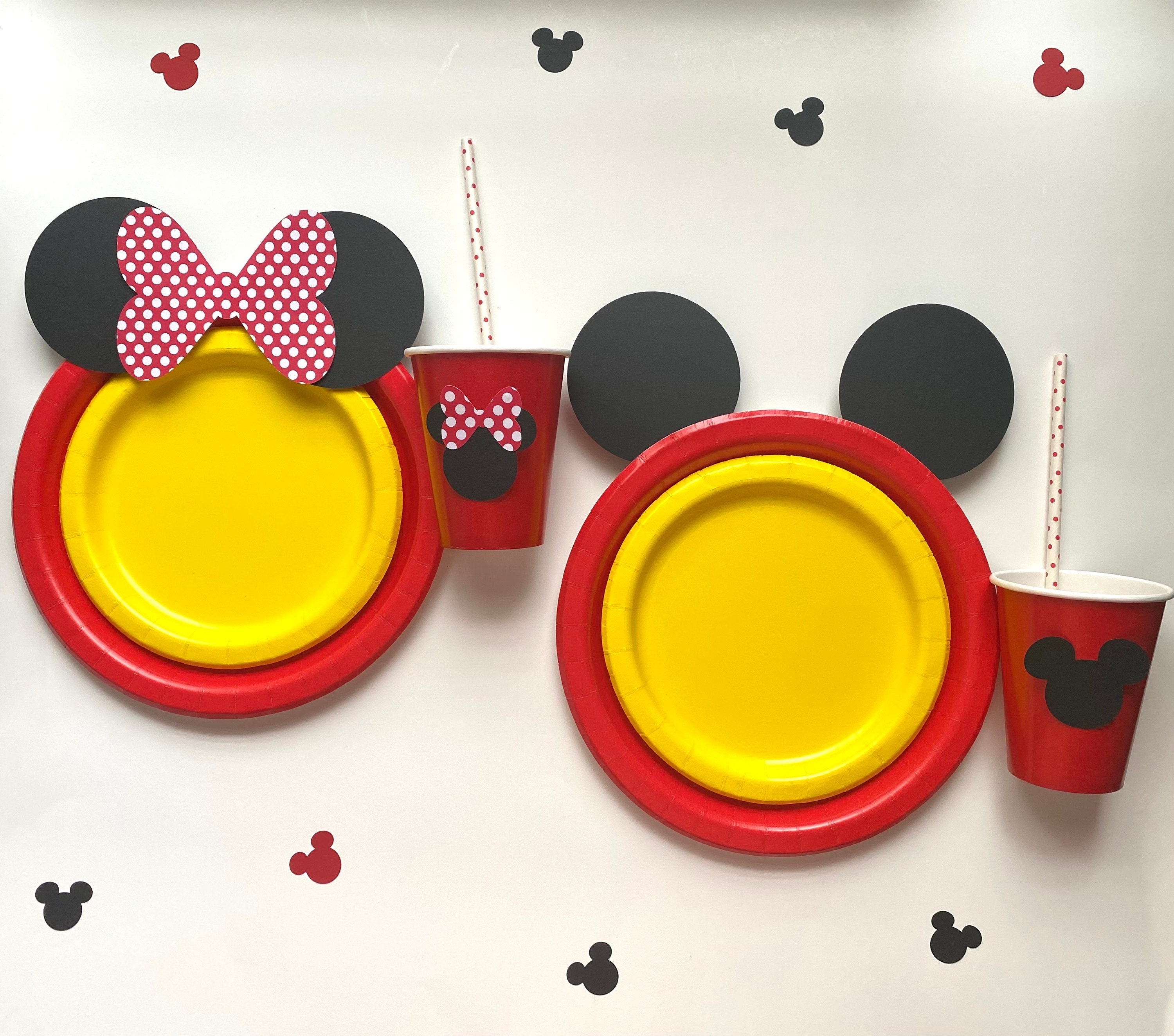 Mickey Mouse Decorations 30-Piece Mickey Mouse Party Decor Set ...