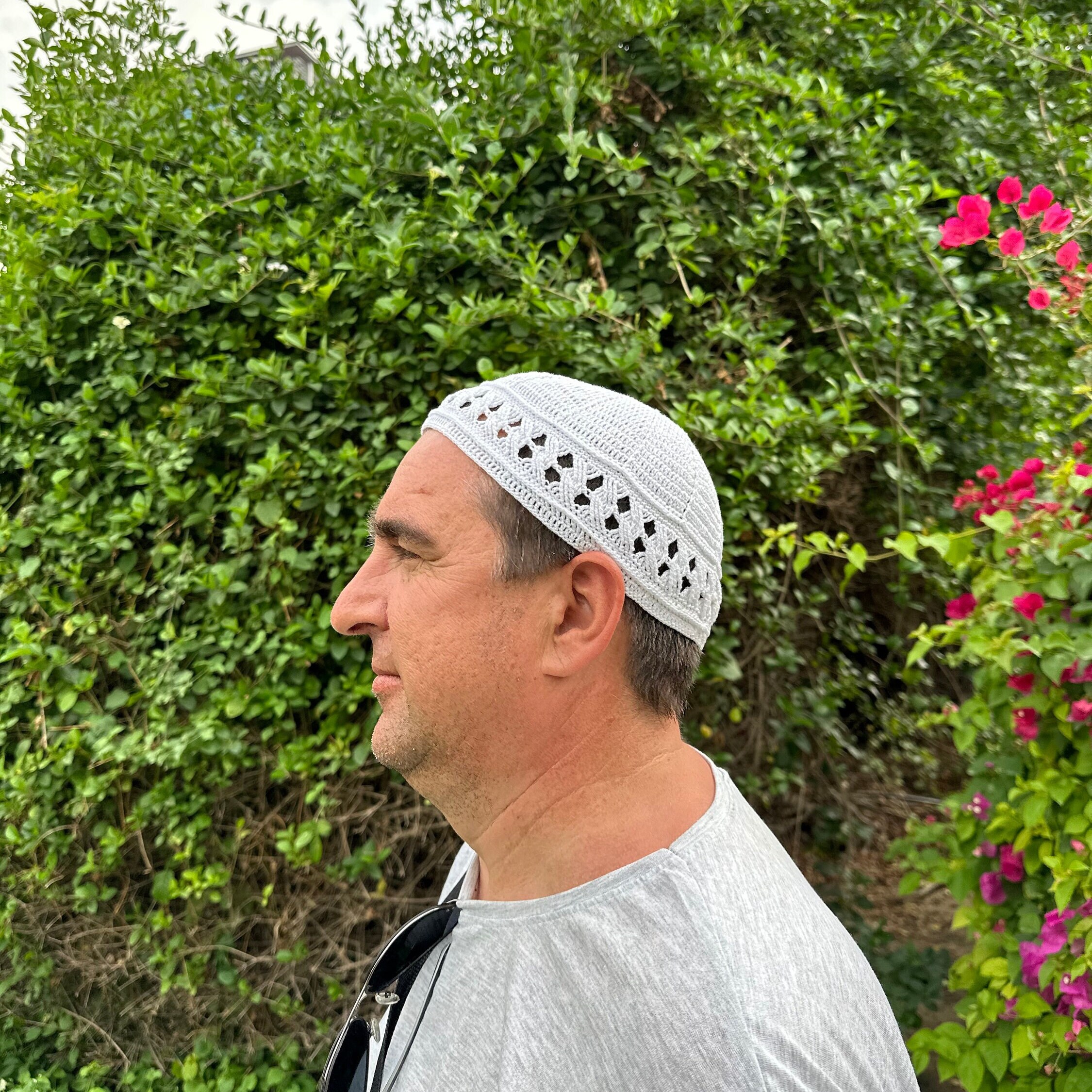 Hand-crocheted Kufi Cap in Pristine White - Traditional Muslim Skull ...