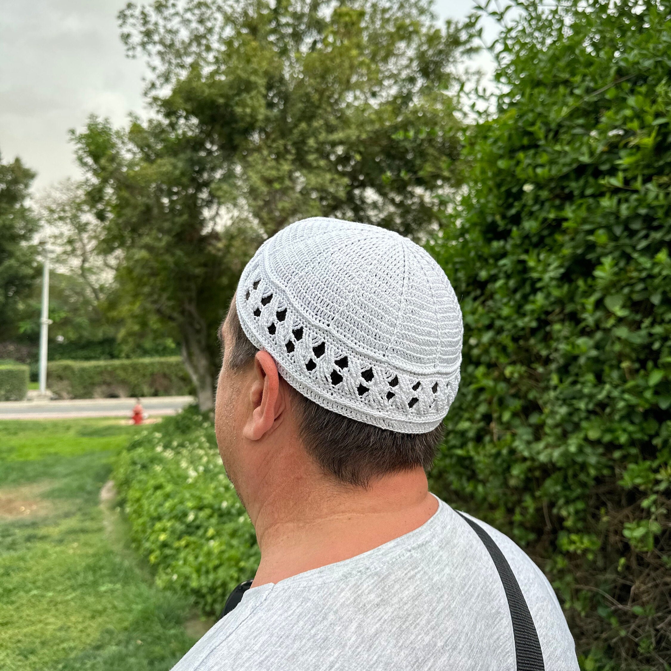Hand-crocheted Kufi Cap in Pristine White - Traditional Muslim Skull ...