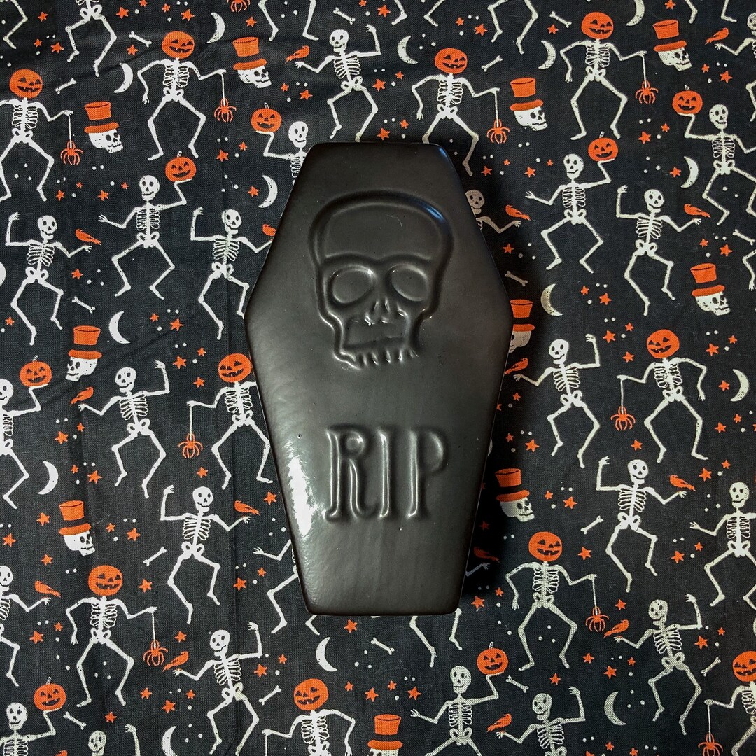 Ceramic Coffin Ring Holder - Etsy