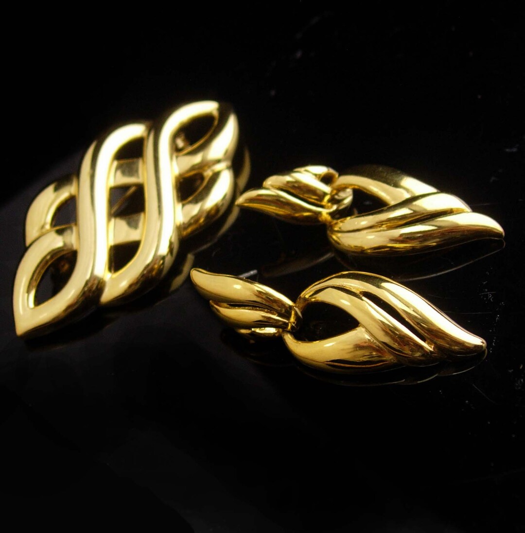 Vintage Trifari Demi Parure Brooch and Earrings Set Pierced Dangle ...