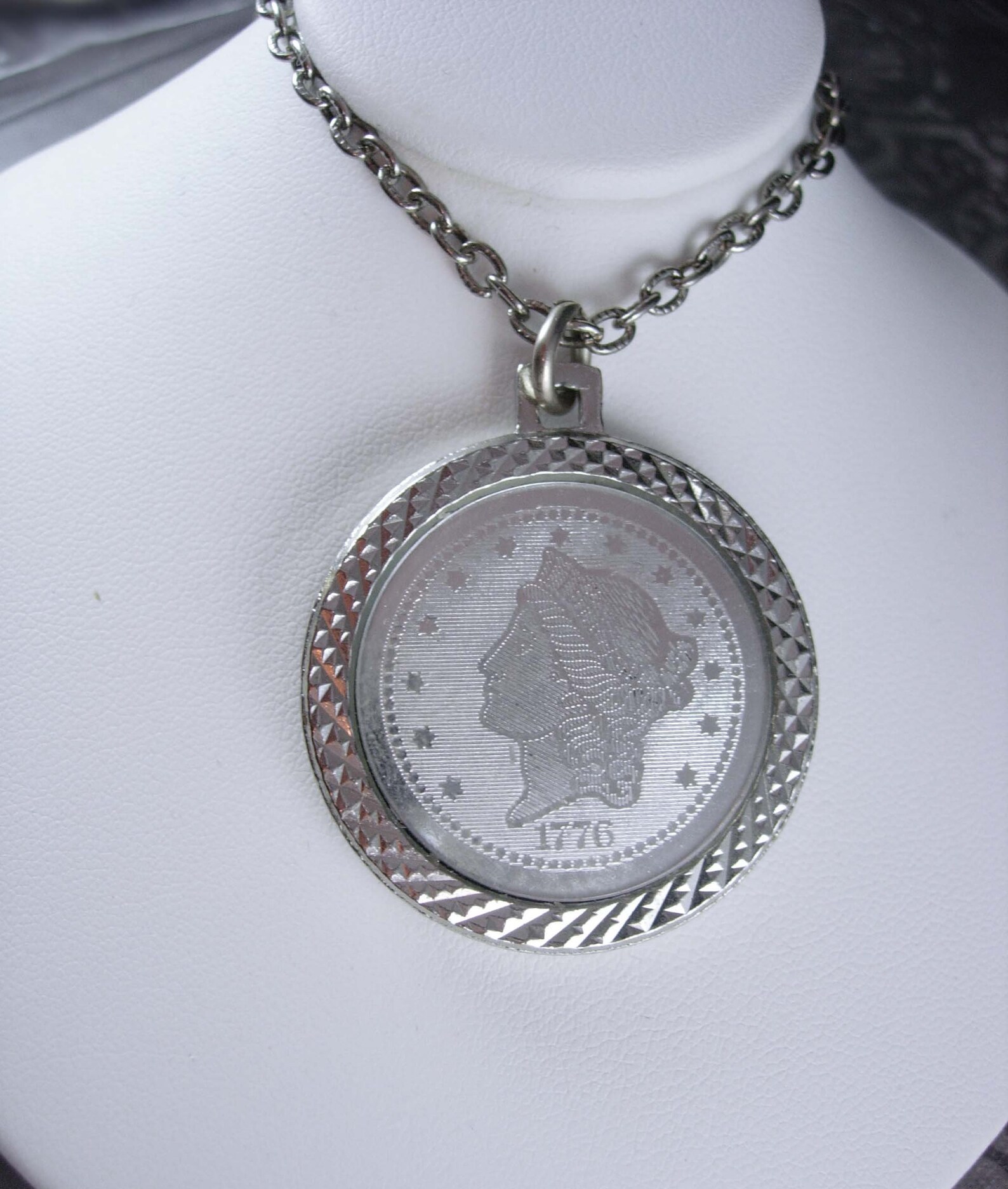 Vintage Coin Necklace 1776 Bicentennial Coin Pendant Diamond - Etsy
