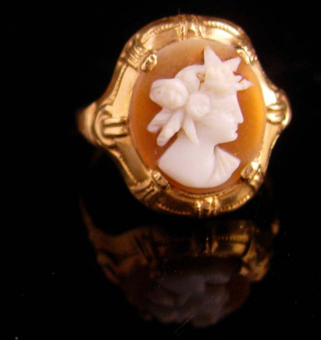 Antique Gold Cameo Ring / 10k Gold Victorian Ring / Size 4 1/2 ...