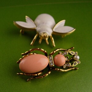 Joan Rivers Beetle Brooch Vintage White Enamel Bee Pin Insect Pin Set ...