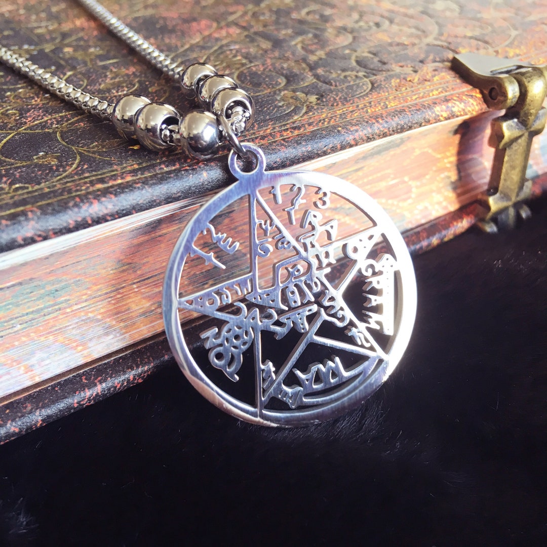 High Quality Stainless Steel Pentacle Pentagram Medallion Necklace ...