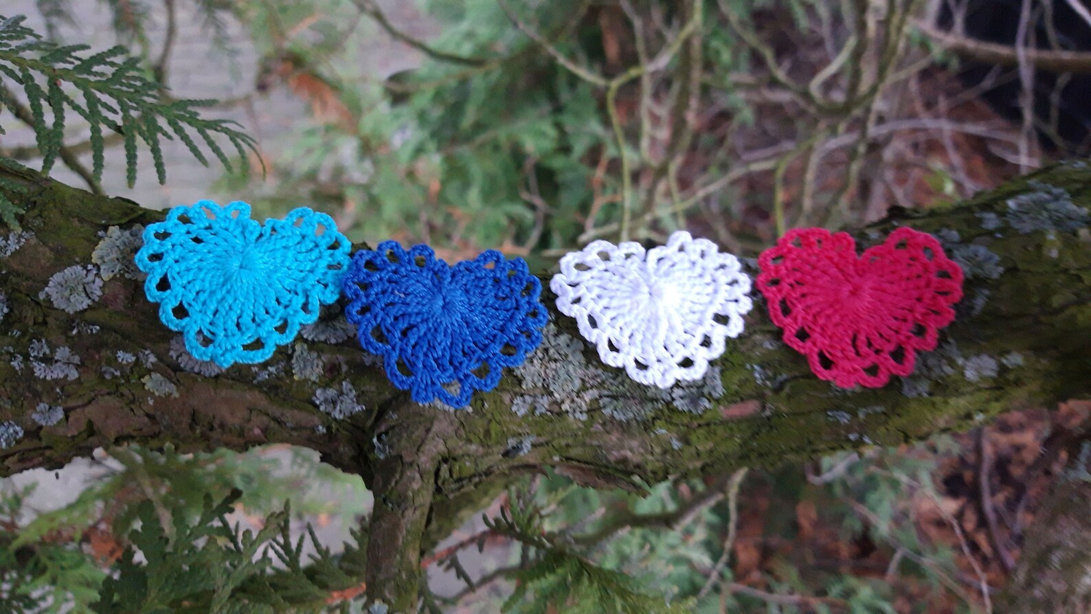 4 HERZEN gehäkelte Applikationen - Etsy.de
