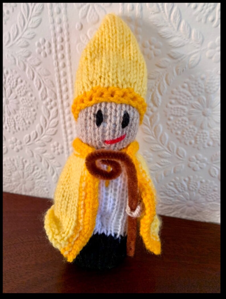 Coronation Knitting Pattern - Simple and Easy! - Etsy