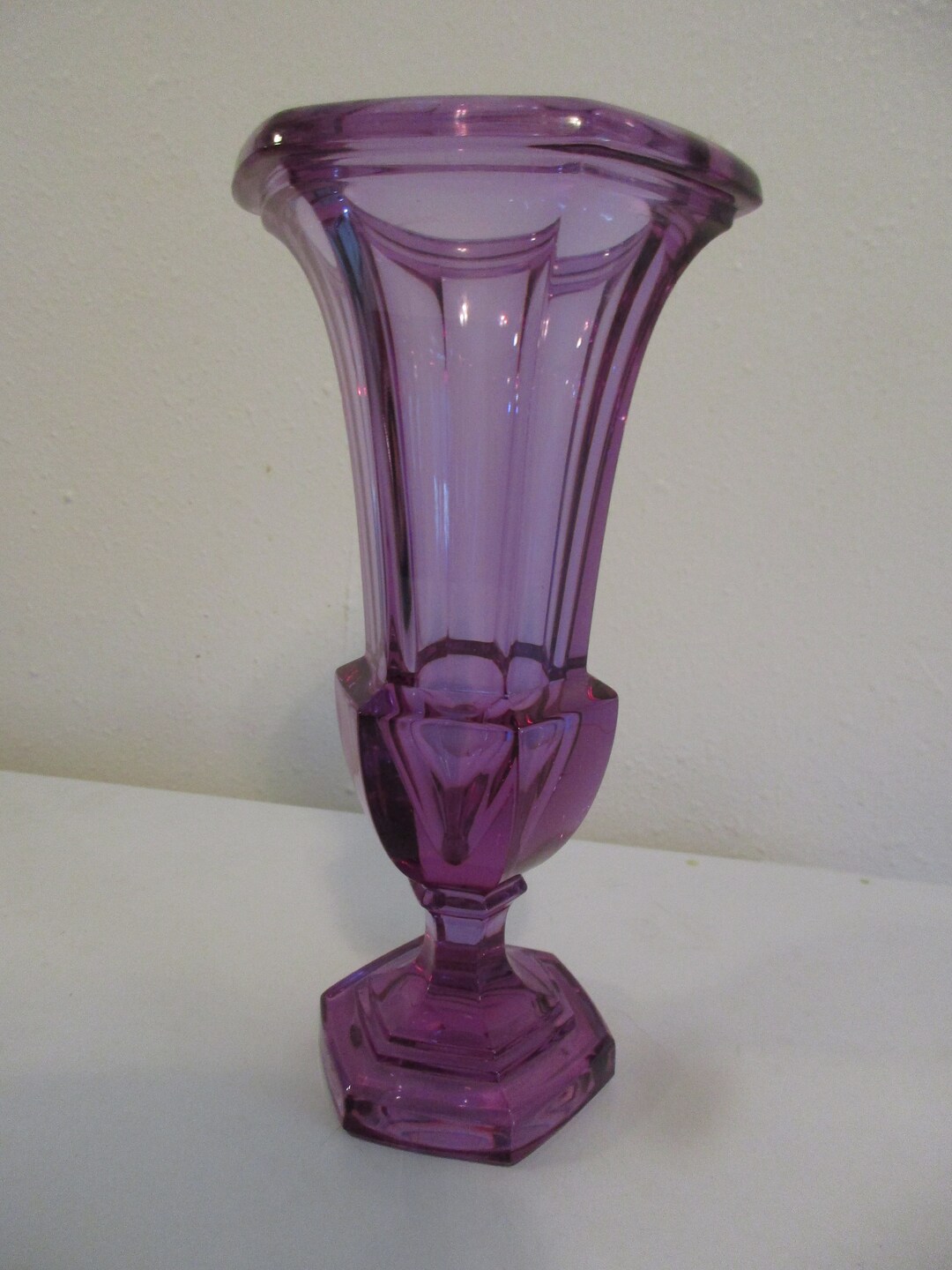 Vintage Alexandrite neodymium Glass Vase - Etsy