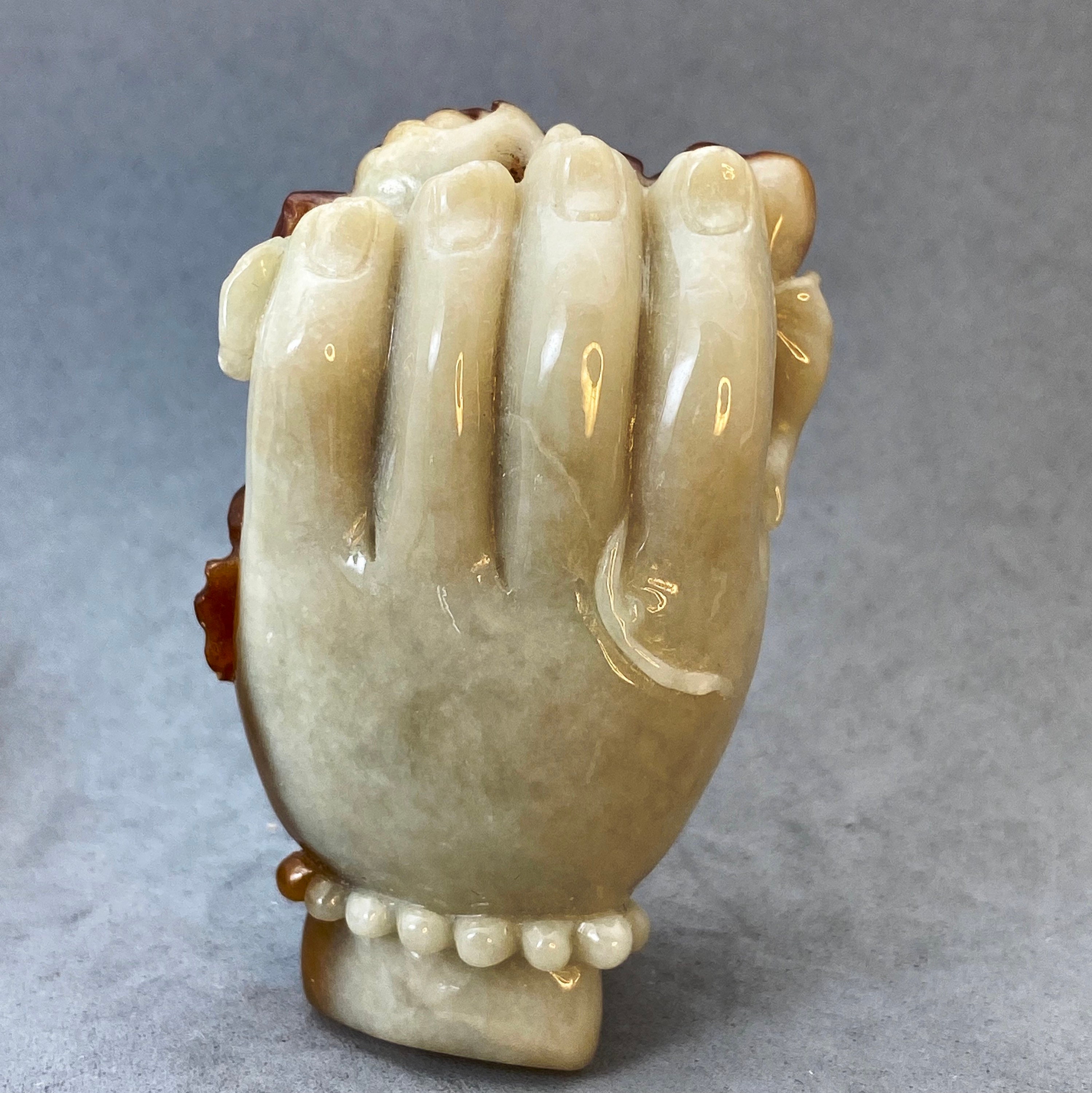 Estate Sale: Vintage Hand carved Jadeite pendant of a hand | Etsy