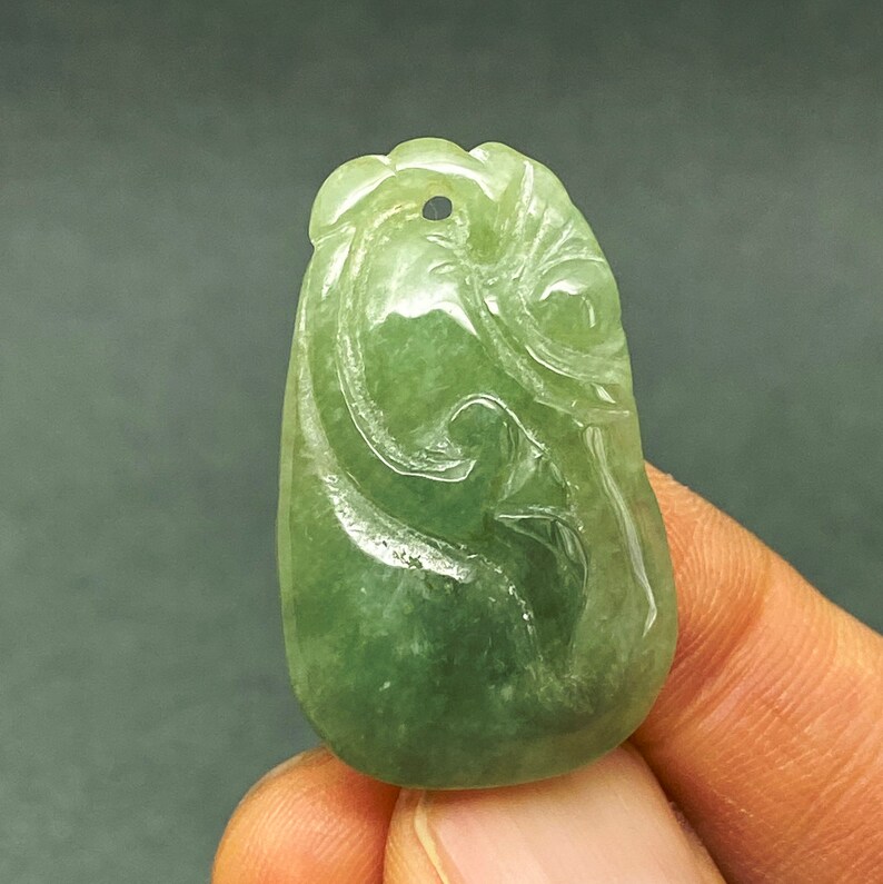 Estate Sale: Vintage Hand Carved Jadeite Pendant of a Gourd - Etsy