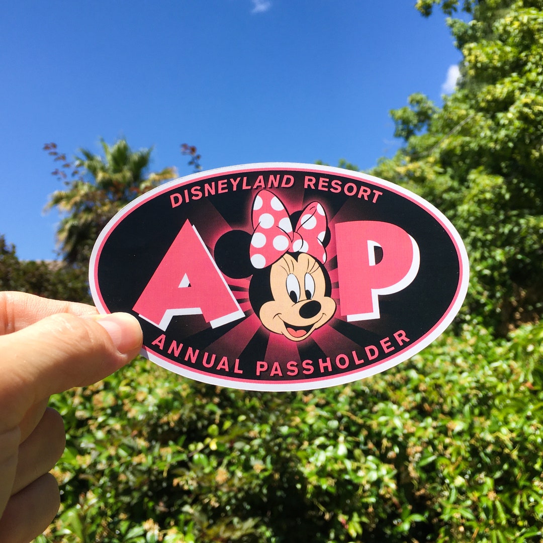 Minnie Mouse Annual Passholder Sticker & Magnet - Etsy