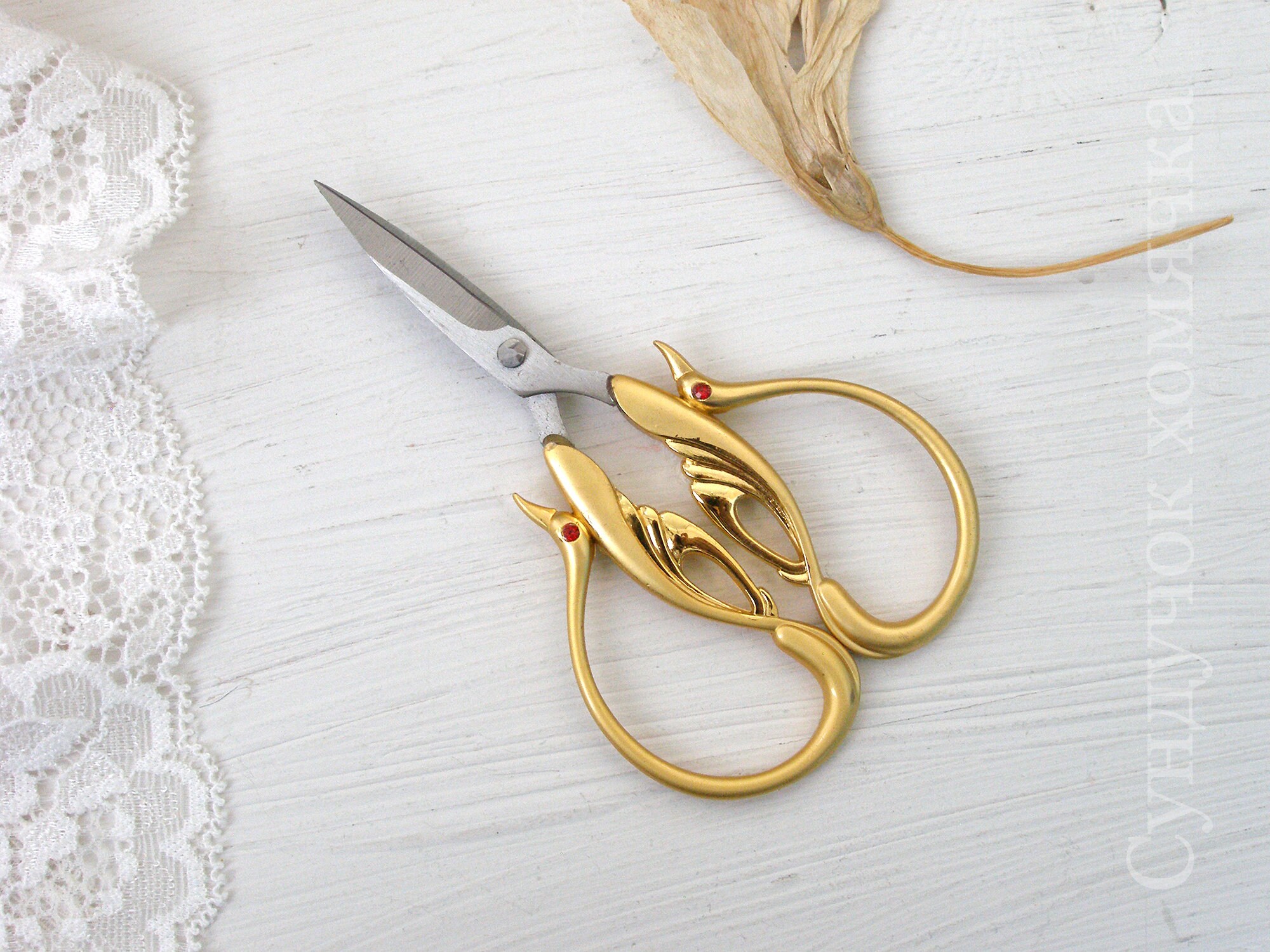 Mini Sharp Swan Scissors Vintage-style Crosstitch Scissors | Etsy