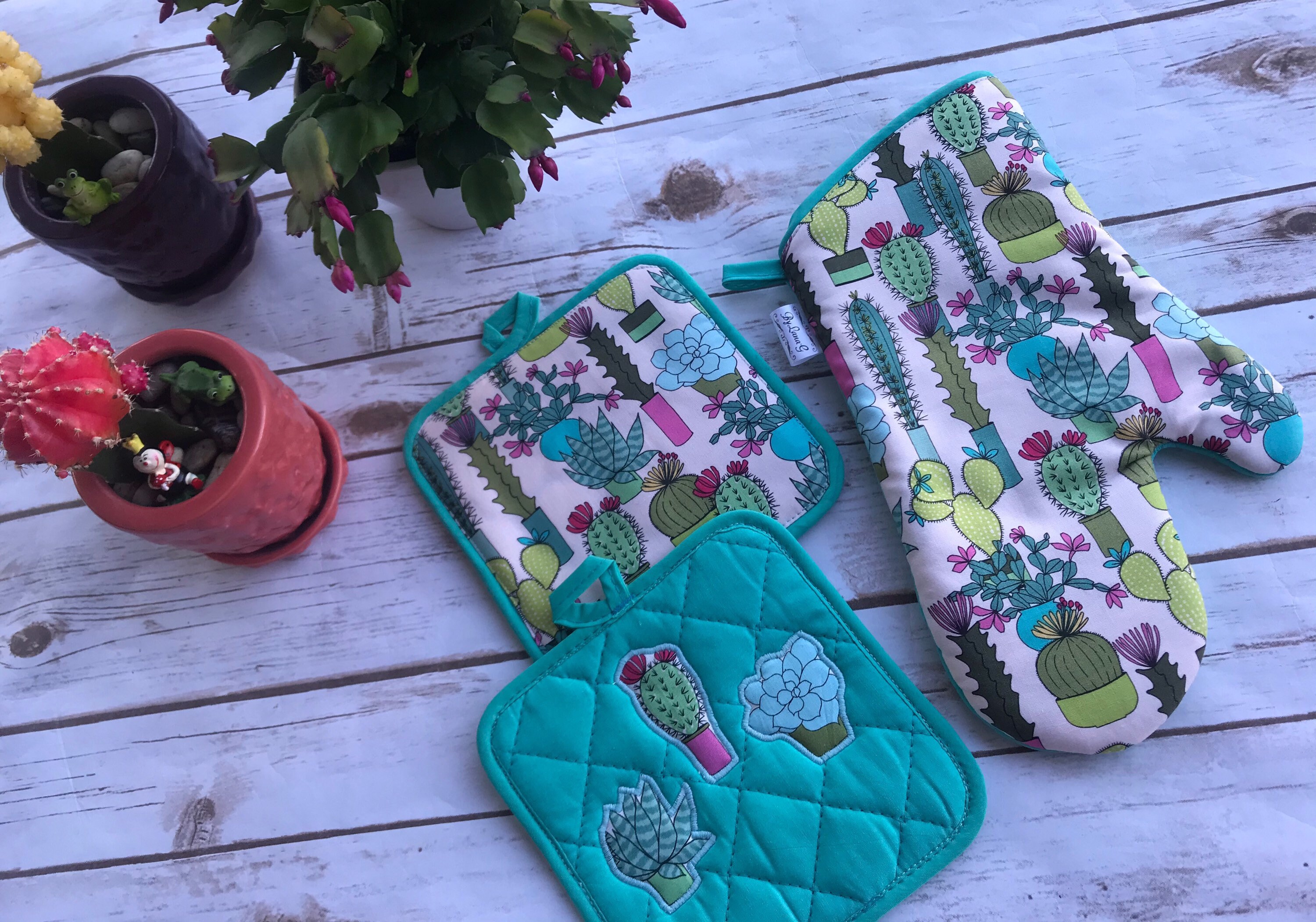 Pot Holders and Oven Mitten Cactus and Succulent Gift | Etsy