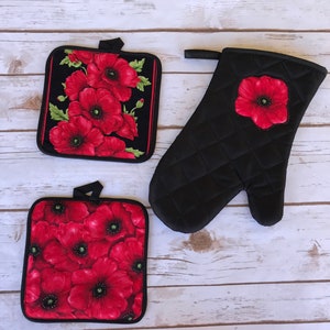 Pot Holders and Oven Mitten , Poppyseeds Flowers , Mother Day Gift, for ...