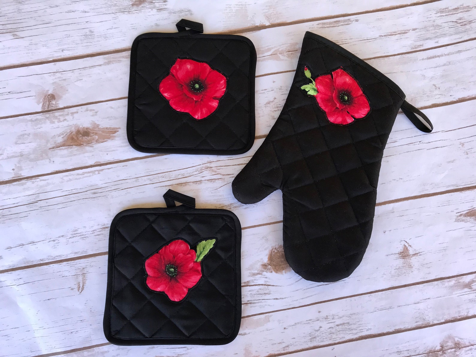 Pot Holders and Oven Mitten , Poppyseeds Flowers , Mother Day Gift, for ...