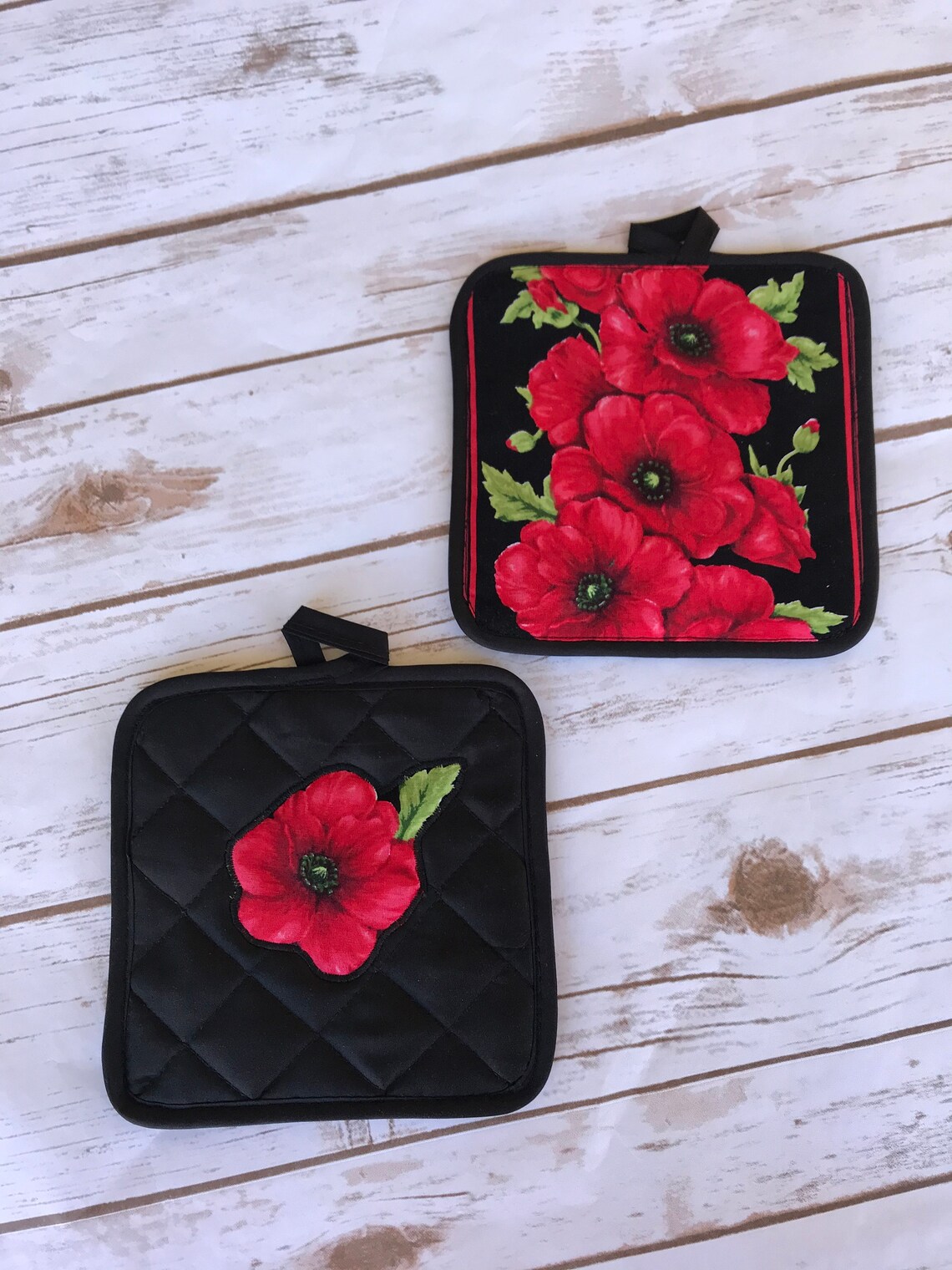 Pot Holders and Oven Mitten , Poppyseeds Flowers , Mother Day Gift, for ...