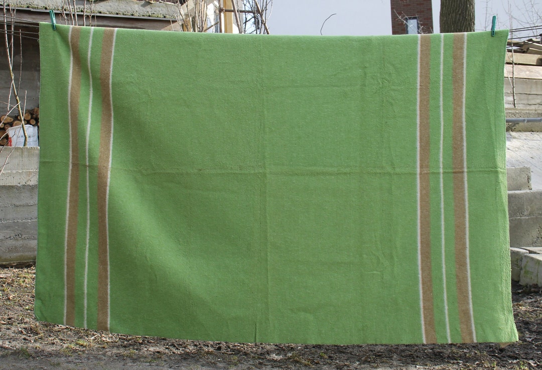 New Flannelette Blanket,vintage Green Soviet Blanket, Blanket on Coat ...