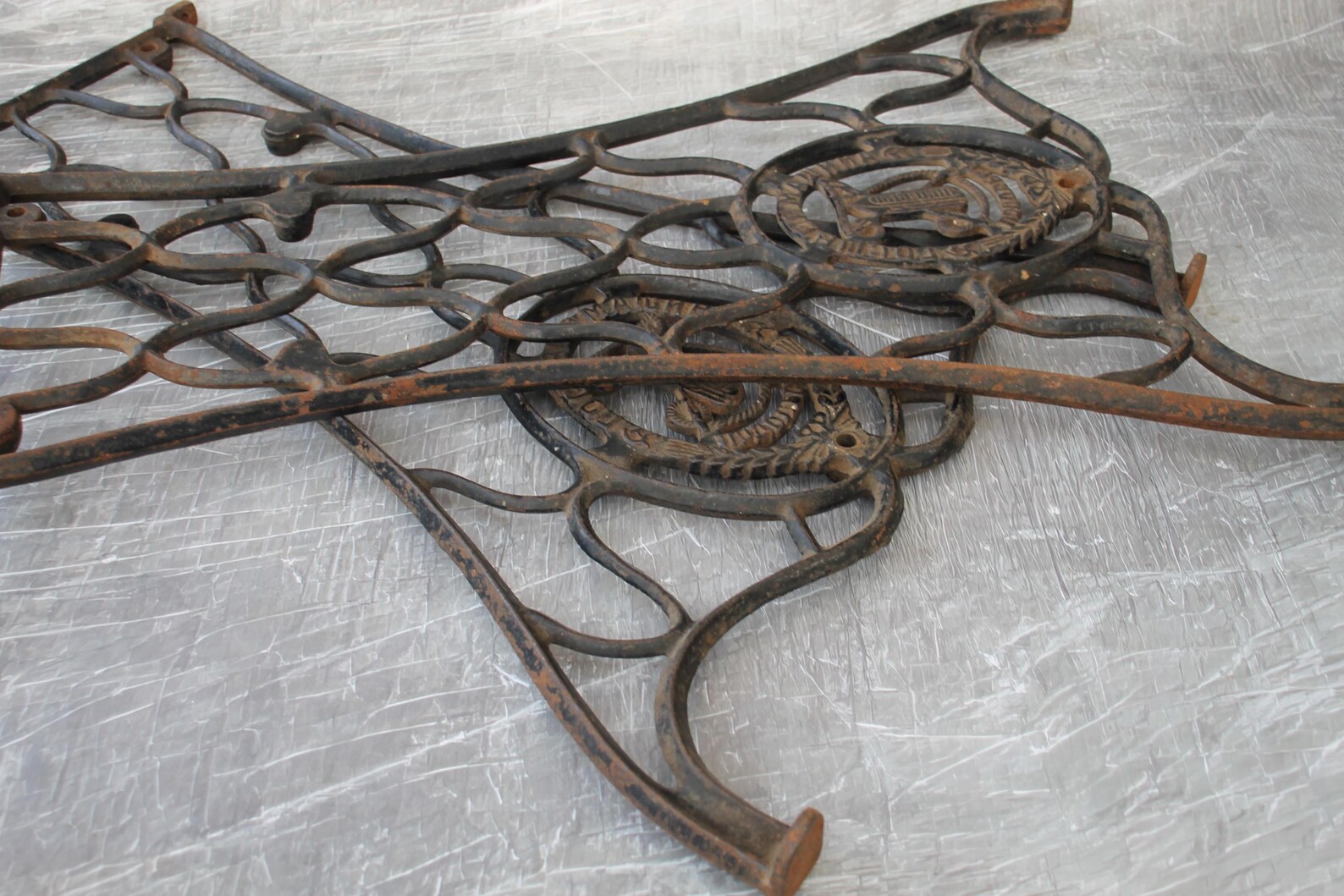 Vintage Singer Sewing Machine Metal Table Legs, Industrial Decor - Etsy