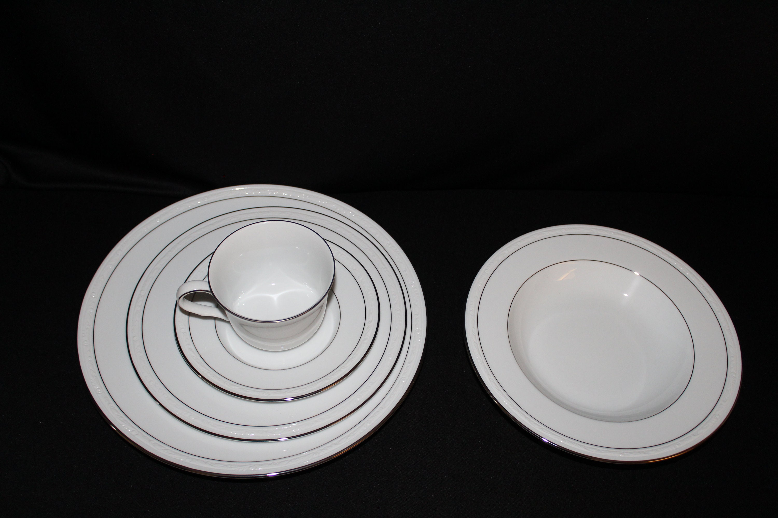 Beautiful Noritake White Scapes Stoneleigh Pattern Fine Bone China Set ...