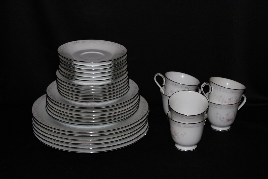 Beautiful Noritake Carthage Fine China Set for 6 - 5 Items per Place ...