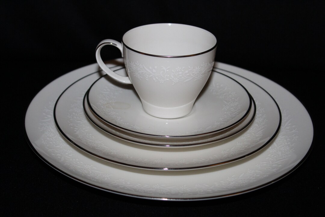 Beautiful Noritake Lorelei Full Set for 8 - Etsy