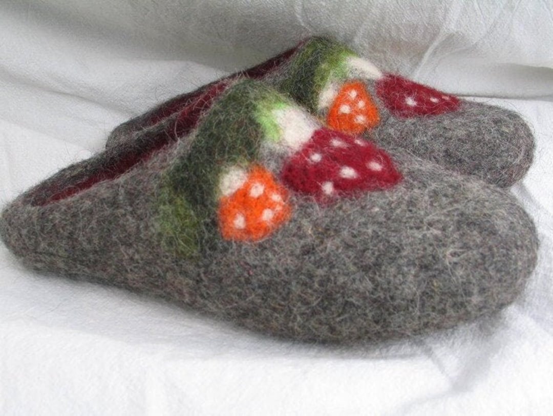 Women's Felt Slippers Size 36-42 Toadstool Slippers Cabin Shoes Wool ...