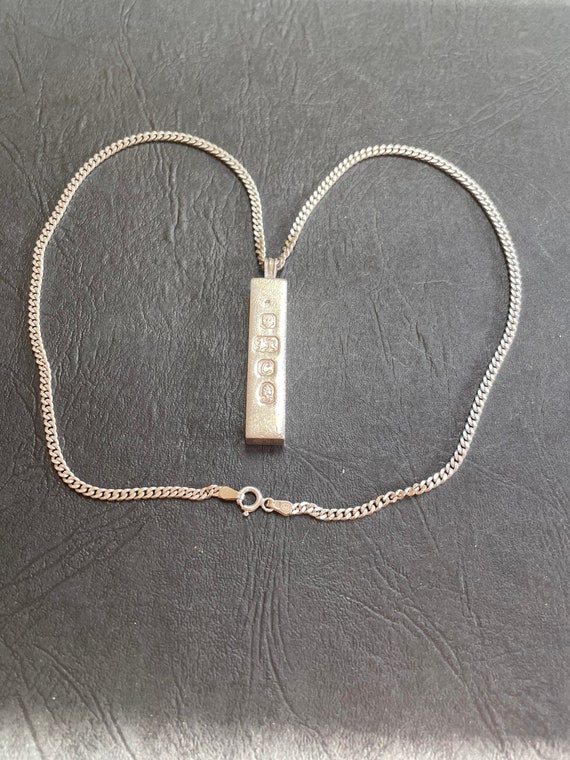 Classic 1977 Silver jubilee ingot & chain - Gem