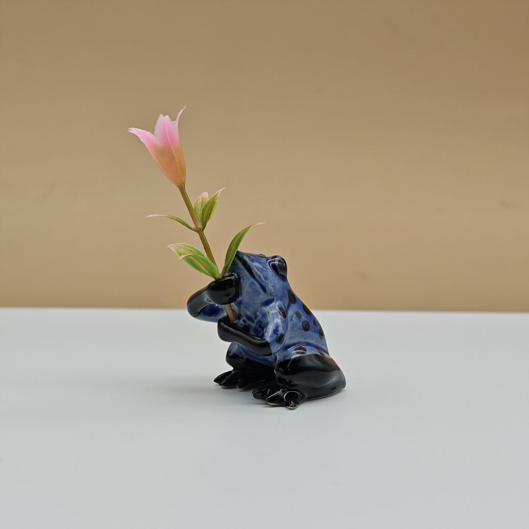 Frog Mini Bud Vase-miniature Frog Vase for Flowers-frog Figurines-desk ...