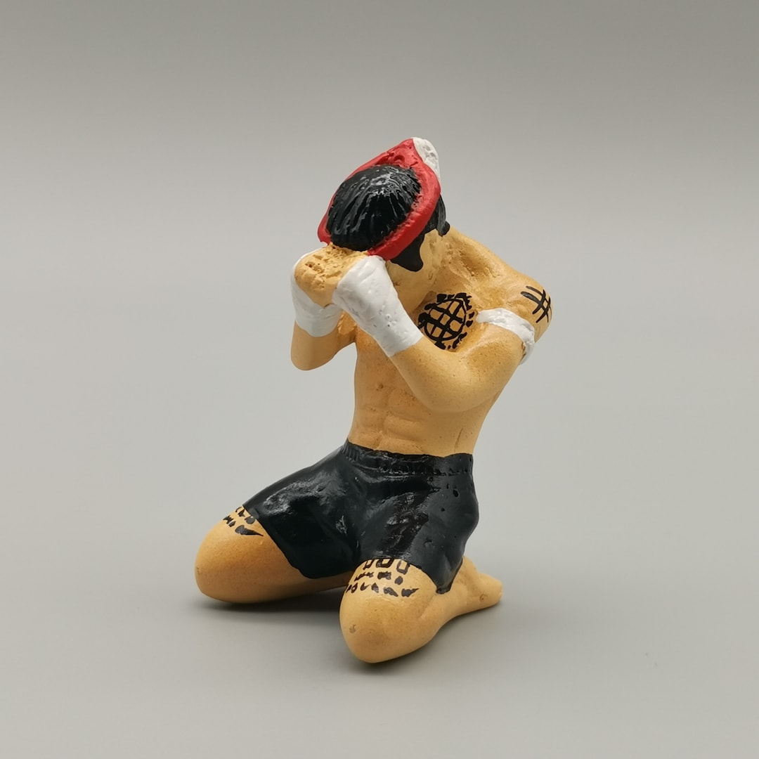 Red Muay Thai Statue, Muay Thai Souvenir Figurine, Hand-painted Muay ...