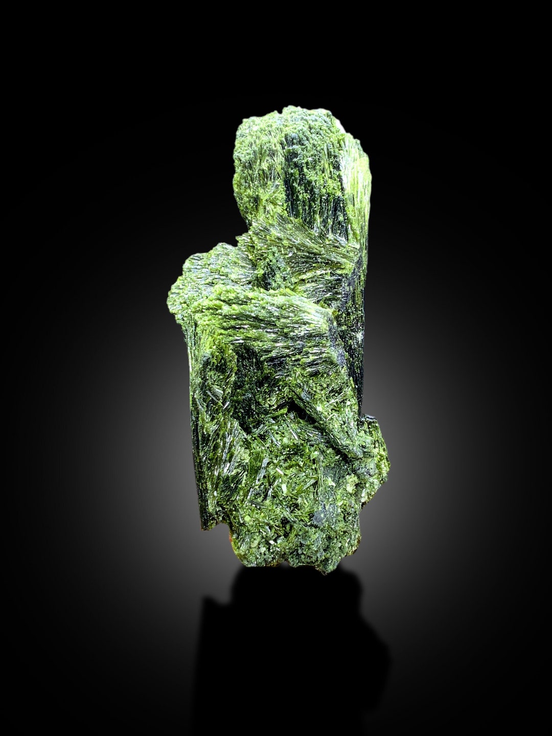Natural Green Color Epidote Crystals Cluster, Epidote Specimen, Epidote Stone, Raw Mineral ...