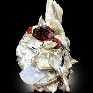 Red Garnet Crystals on Muscovite Mica, Garnet Specimen, Garnet Stone ...